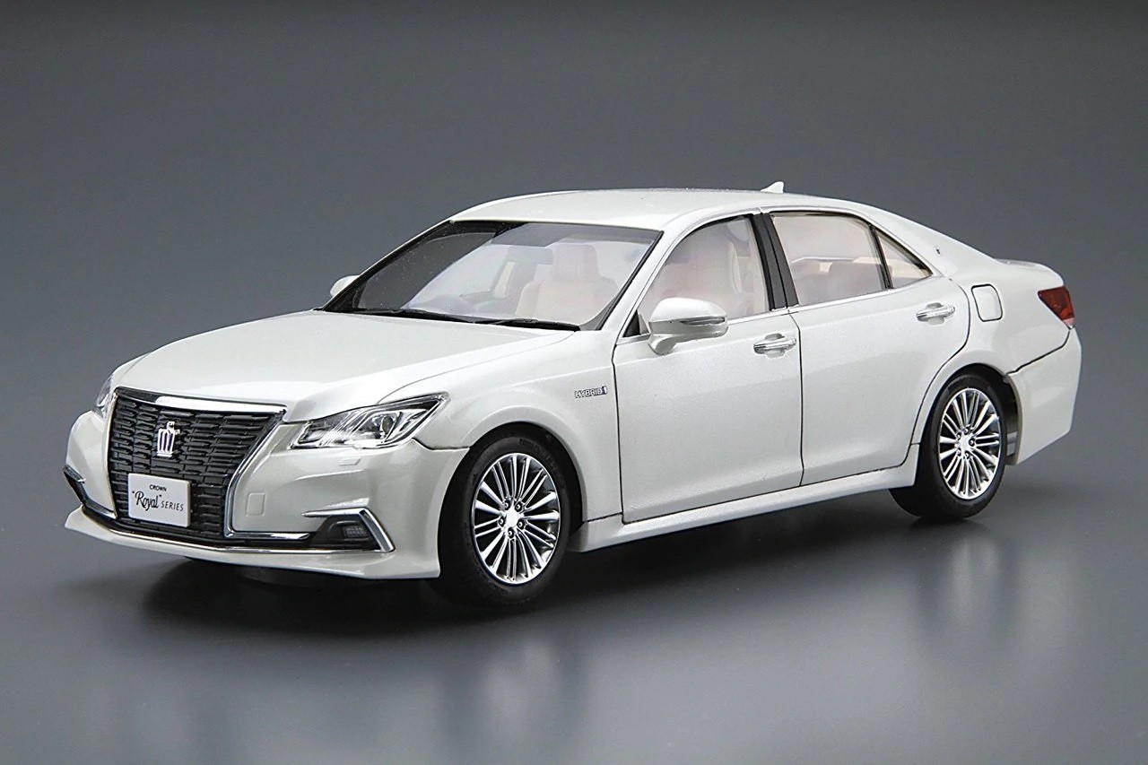 Купить сборную модель Aoshima 05082 Toyota GRS210/AWS210 Crown Hybrid RoyalSaloon-G 2015 (White ...