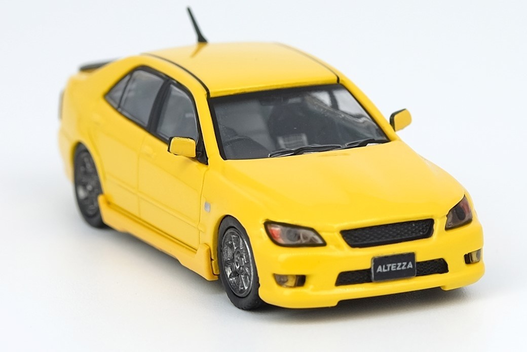 Купить копийную модель INNO Models Toyota Altezza RS200 Yellow в ...