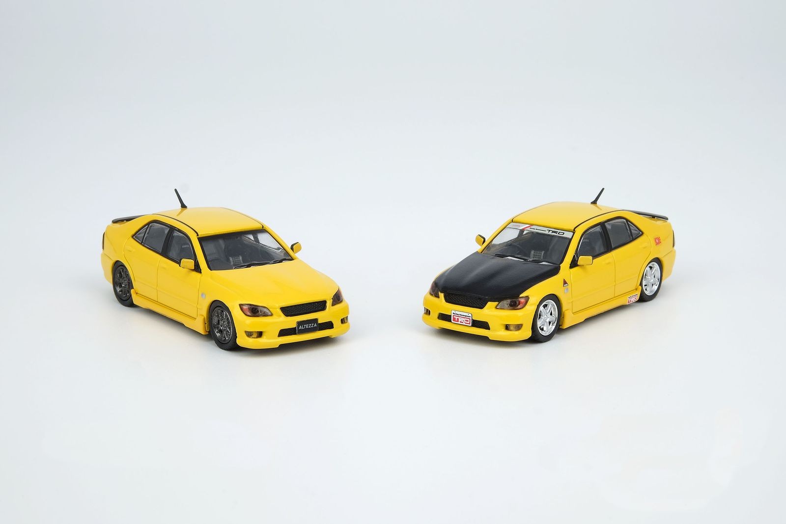 Купить копийную модель INNO Models Toyota Altezza RS200 Yellow в ...