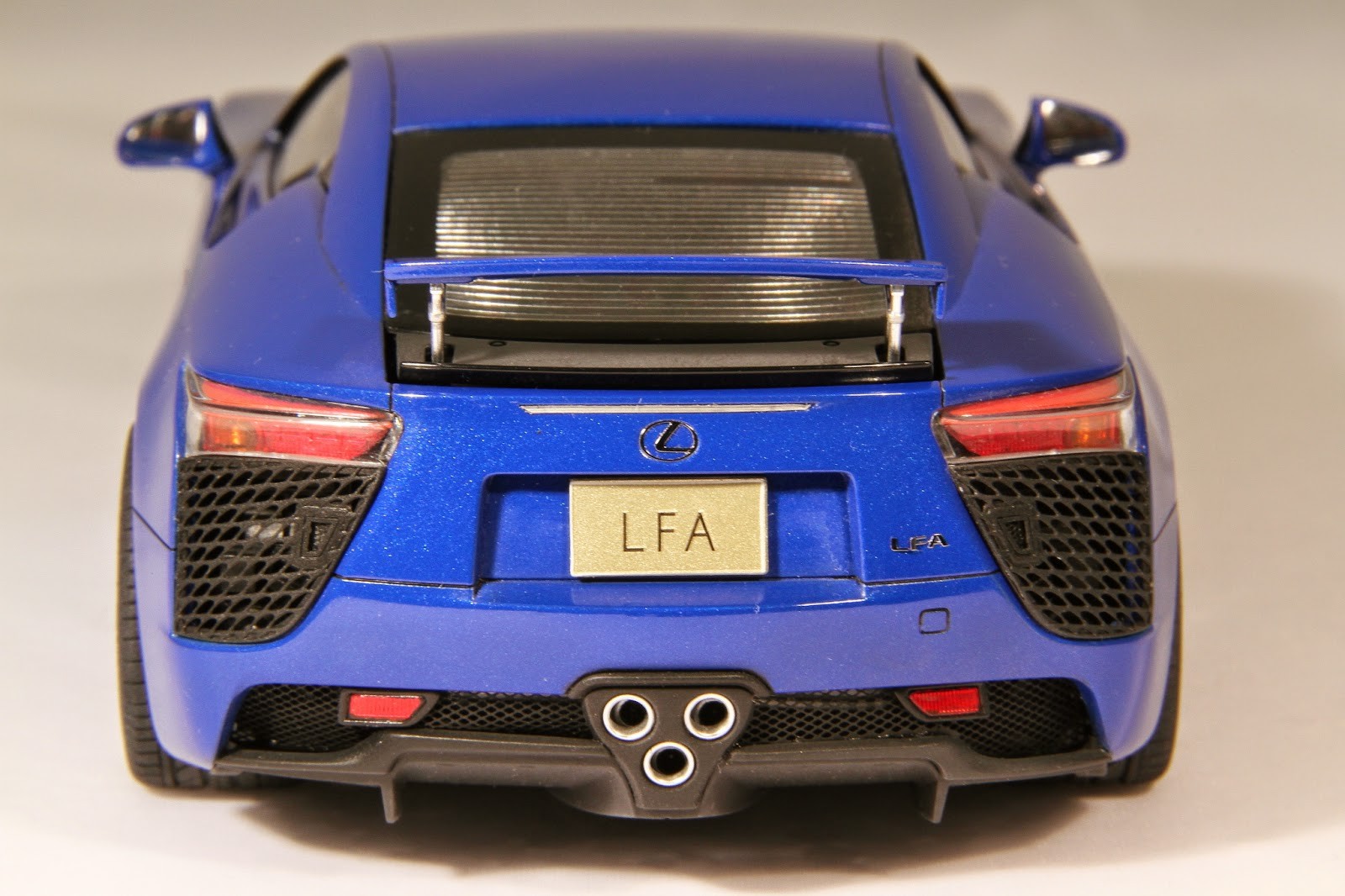Купить сборную модель Tamiya 24319 Lexus LFA с комплектом фототравления ...