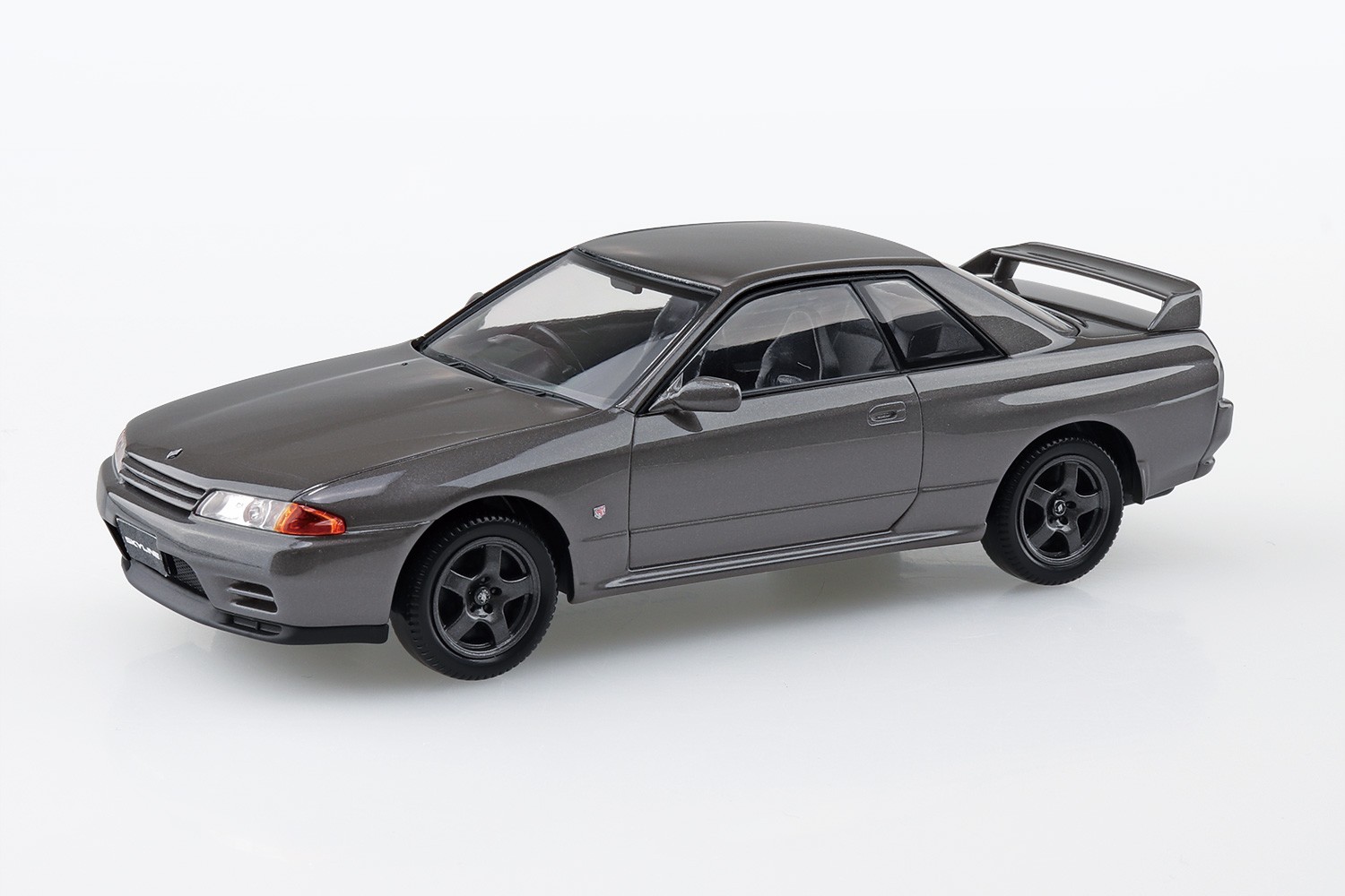 Купить сборную модель Aoshima 063538 Nissan Skyline GT-R R32 (Gun-Gray ...