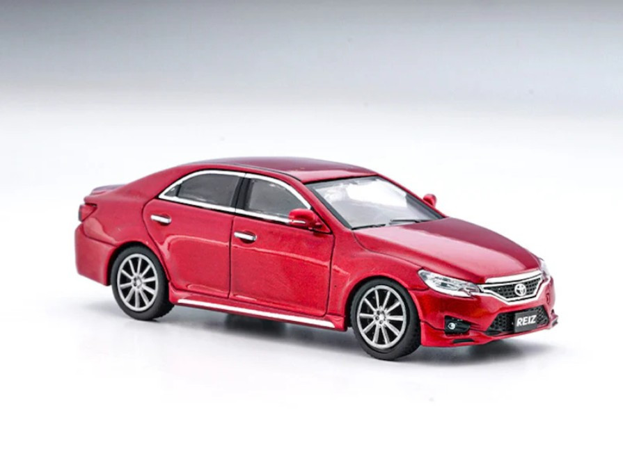 Купить копийную модель GCD Toyota Mark X (Red) в масштабе 1/64