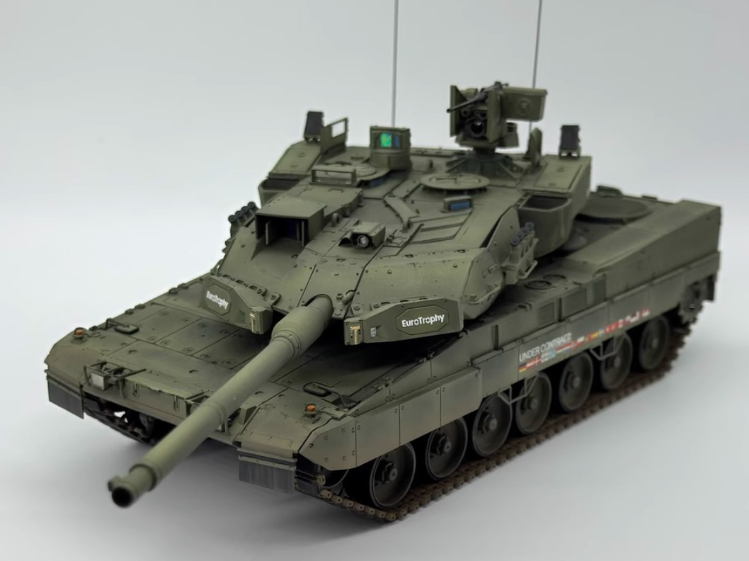 Купить сборную модель Amusing Hobby 35A058 Современный немецкий танк ...